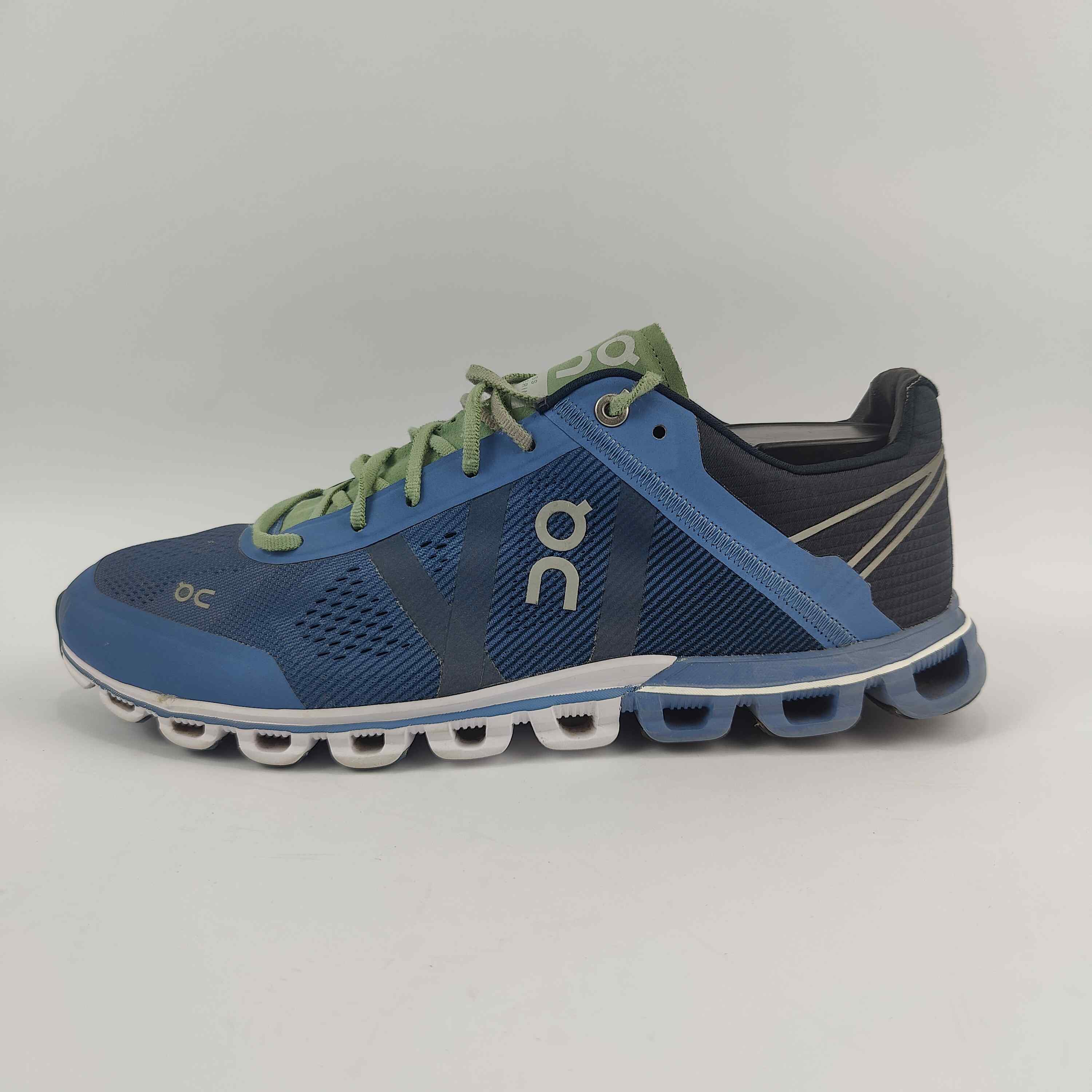 On Cloudflow (UK 8) - Blue - 4204790 – Bonafide.pk